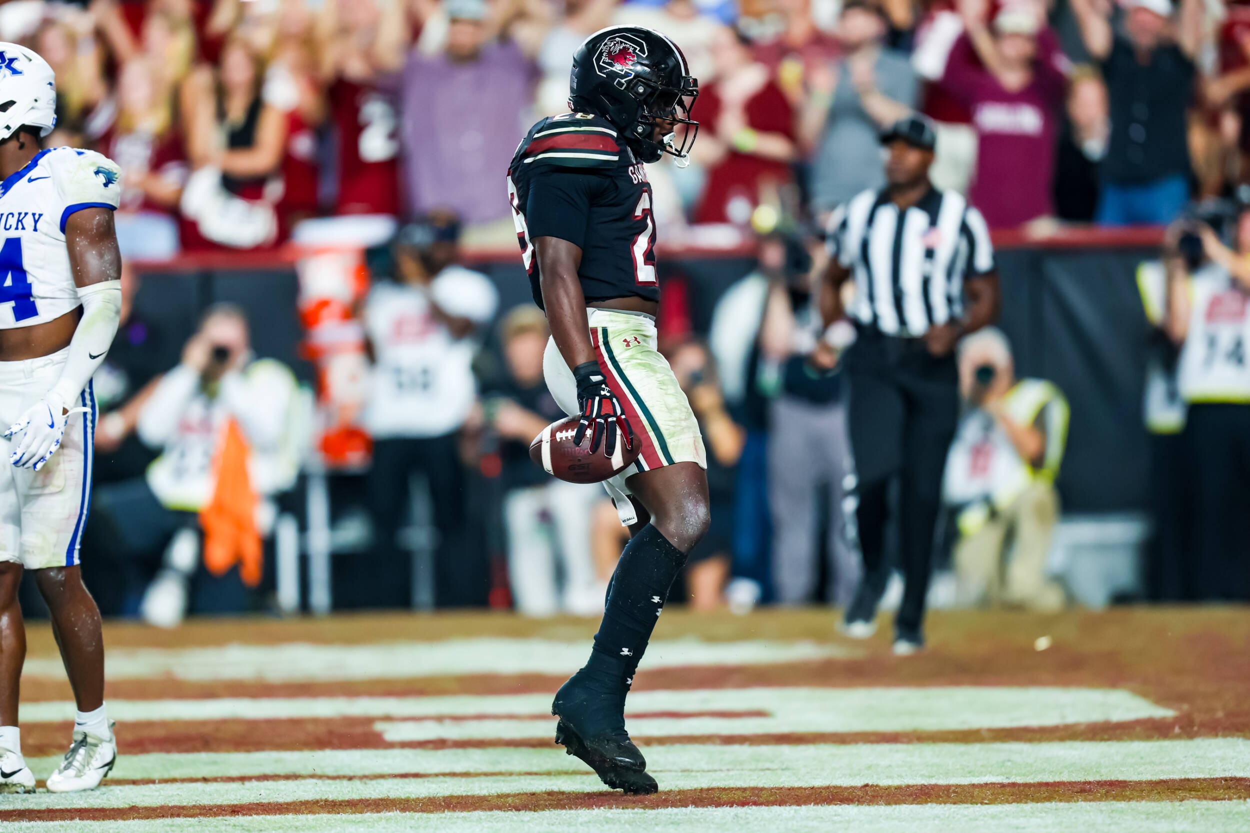 Football Uses All-Around Effort in 35-13 Win over Kentucky – University ...