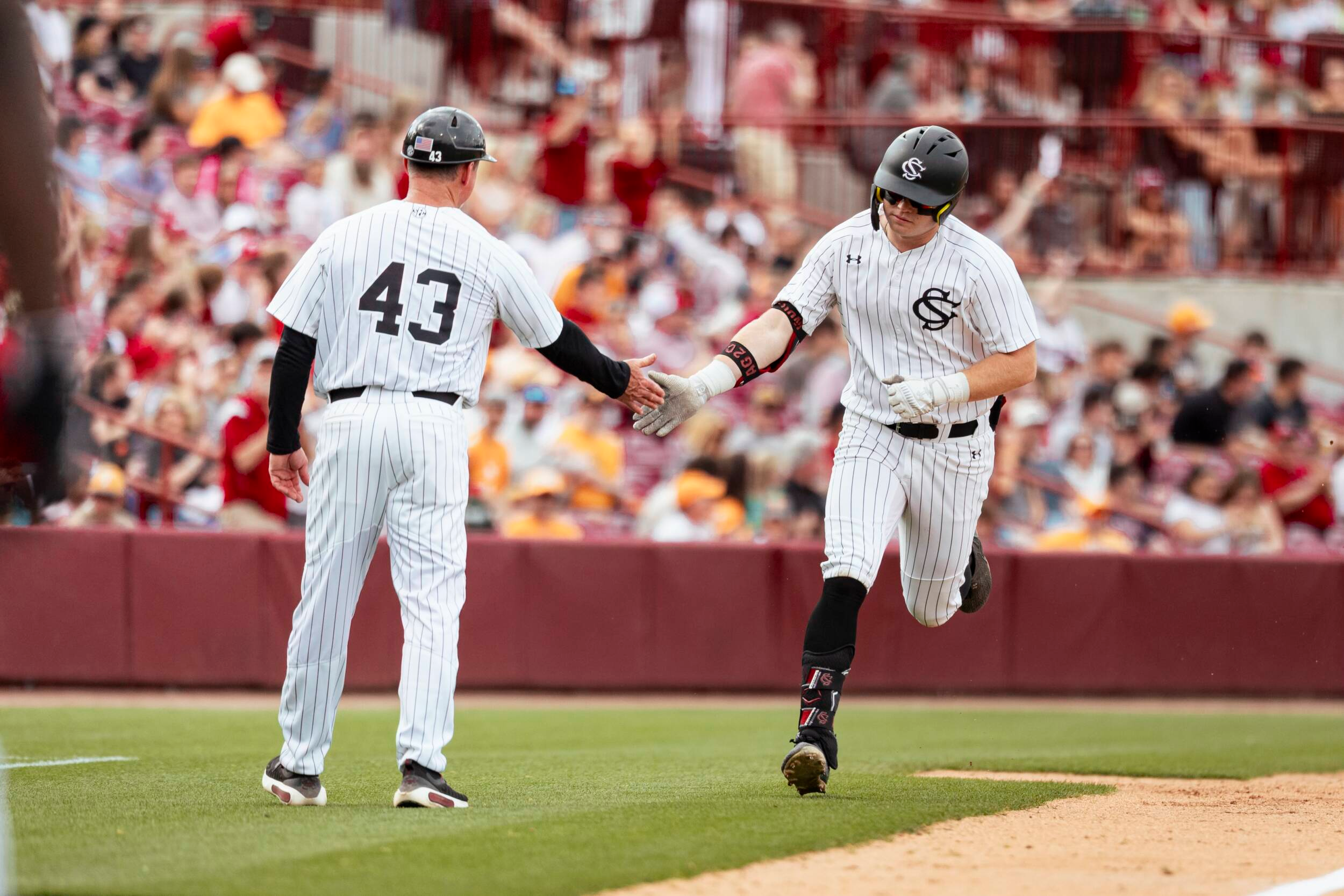 Baseball Falls to No. 1 Tennessee – University of South Carolina Athletics