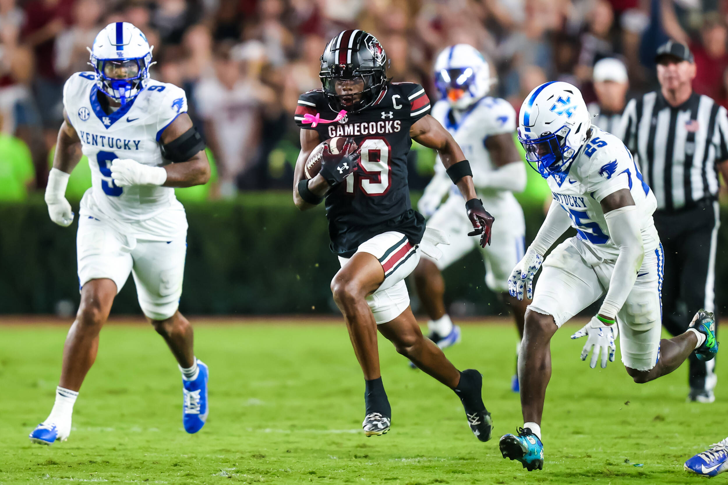 Football Uses All-Around Effort in 35-13 Win over Kentucky – University ...