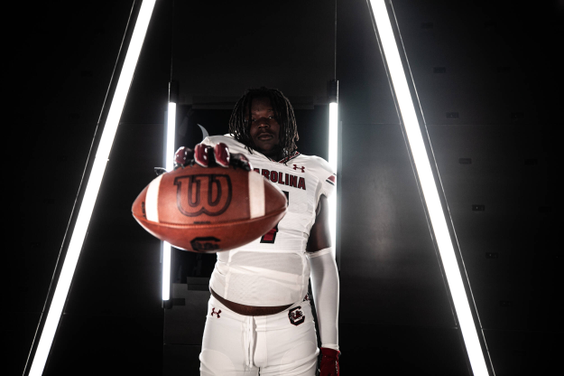 Elijah Davis – University of South Carolina Athletics