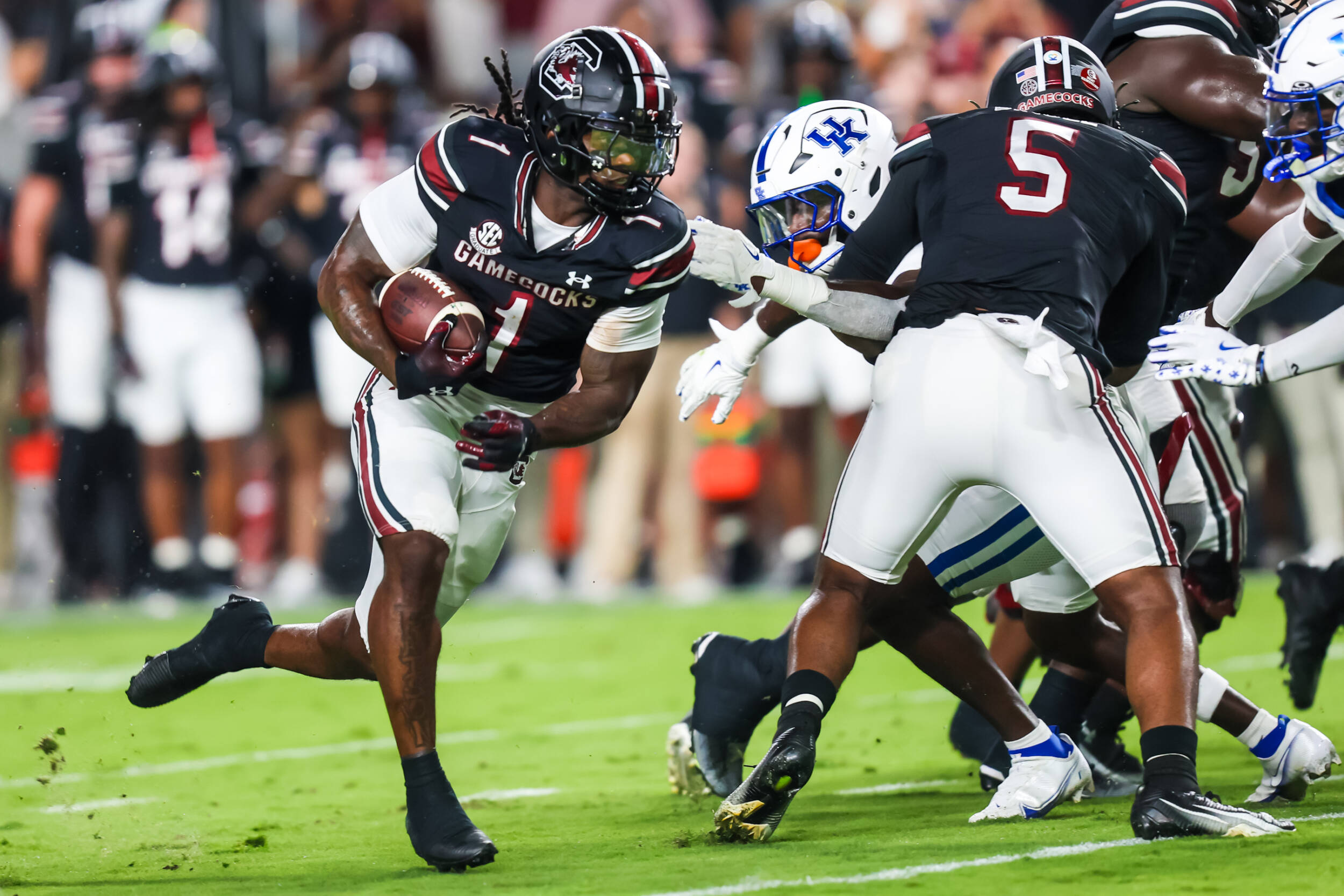 Football Uses All-Around Effort in 35-13 Win over Kentucky – University ...