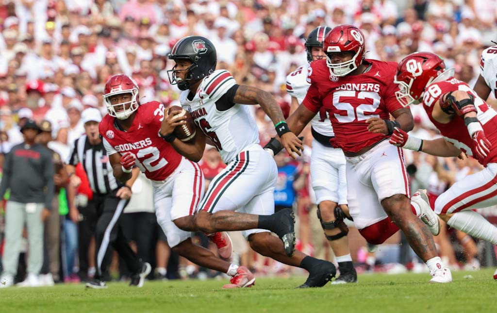 Stout Defense Lifts Football Past Oklahoma, 35-9 – University of South ...