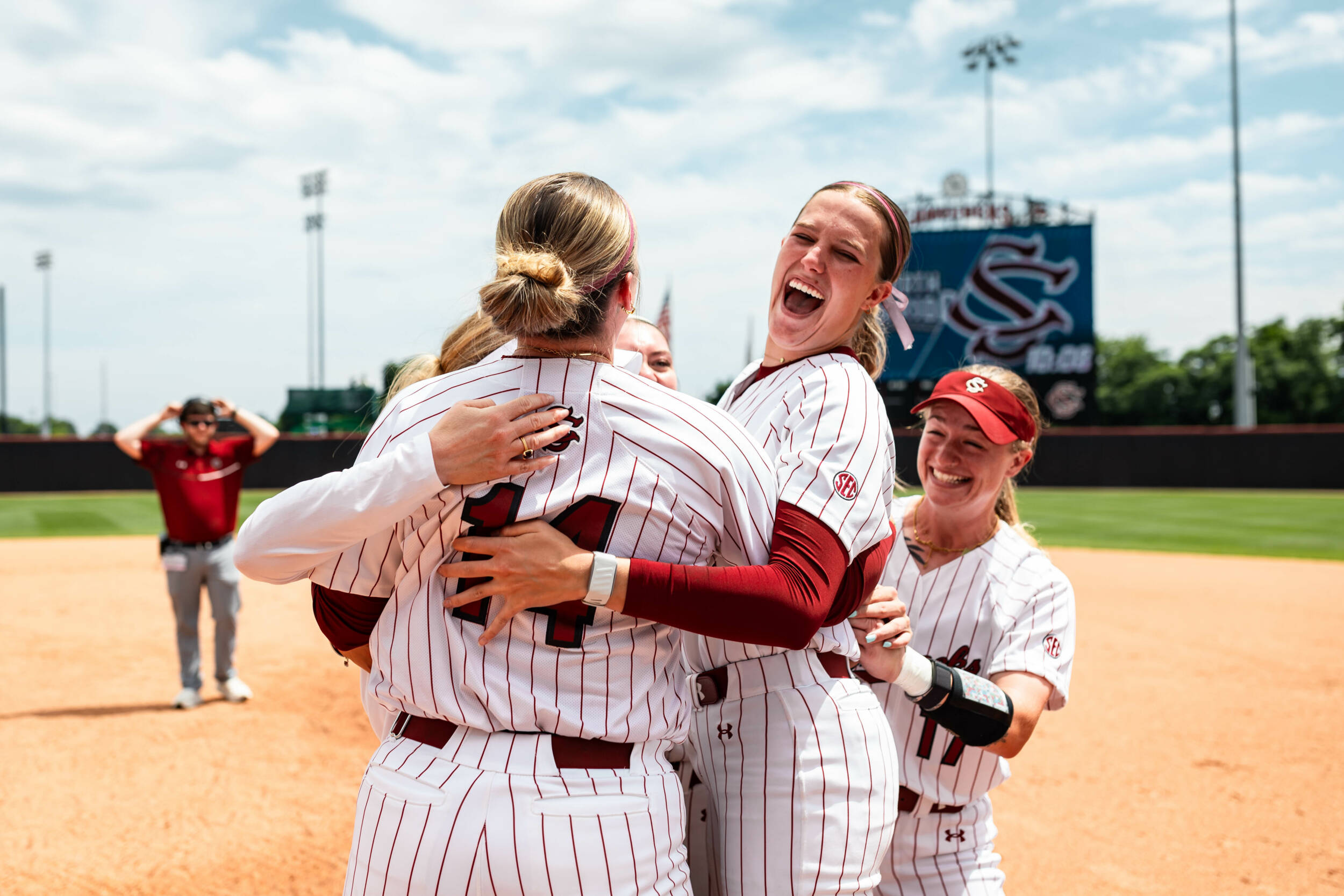 Softball Run Rules North Florida, Advances to Host Super Regionals ...