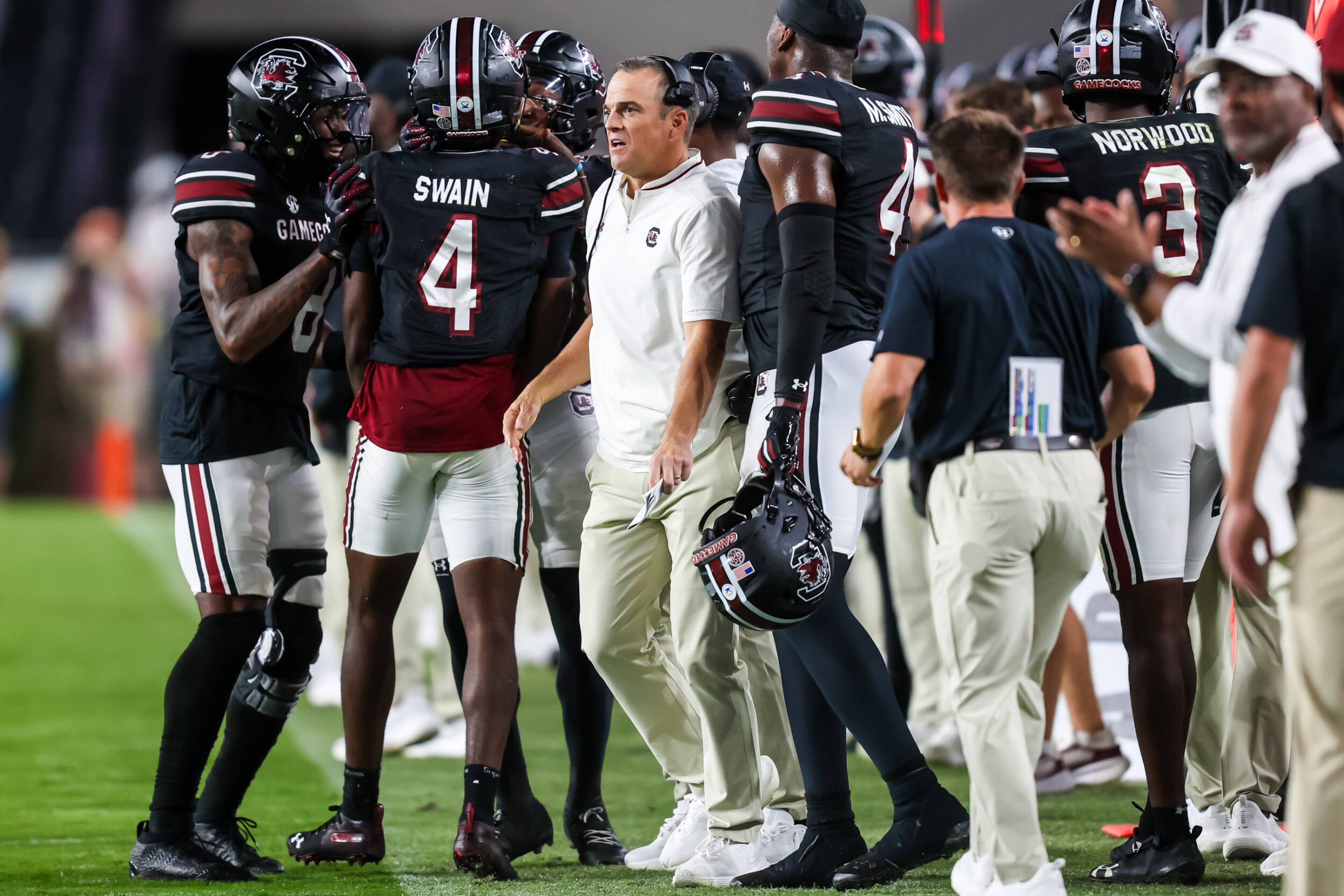 Football Uses All-Around Effort in 35-13 Win over Kentucky – University ...