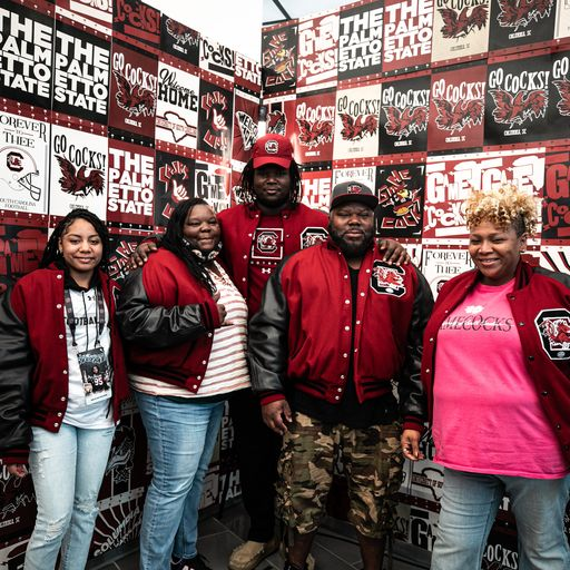 Elijah Davis – University of South Carolina Athletics