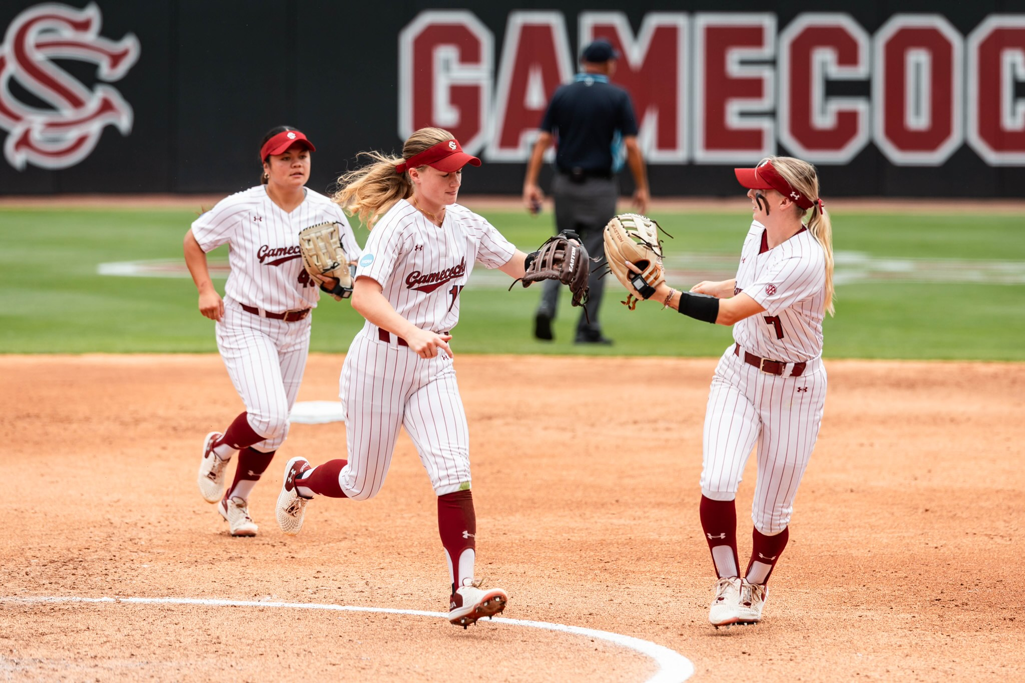 Softball Run Rules North Florida, Advances to Host Super Regionals ...